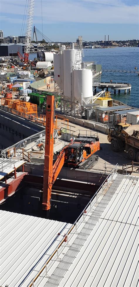 Firstinservicequality Settingnewstandards Shafts Stationbox Tunneling Hitachi Laurence