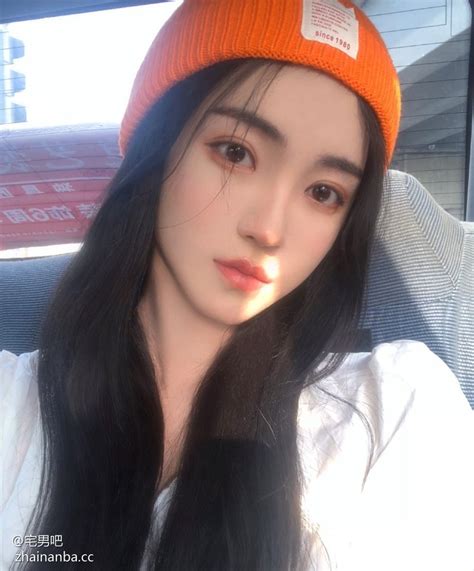 微博上一个长的很有灵气的妹子 李李李由 宅男吧