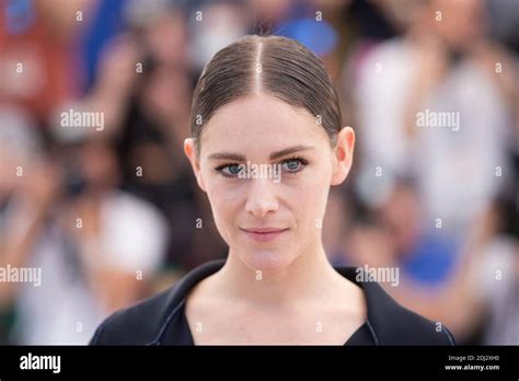 Ariane Labed 69e Festival De Cannes 2016 Photocall Du Film Voir Du Pays The Stopover