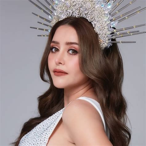 Anny Shufflebarger Ployphatsorn 17 • Threads Say More