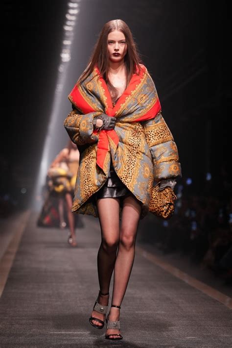 Versace Sonbaharkış 2025 26 Koleksiyonu Moda Haberleri