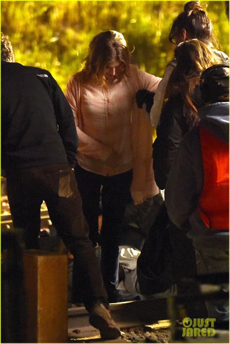 Jennifer Aniston And Anna Kendrick Get Emotional Lying Down On Train
