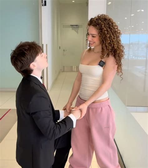 Noah Risling And Eliana Kalogeras En 2025 Famosos Fotos Lindas De Parejas Parejas De Famosos