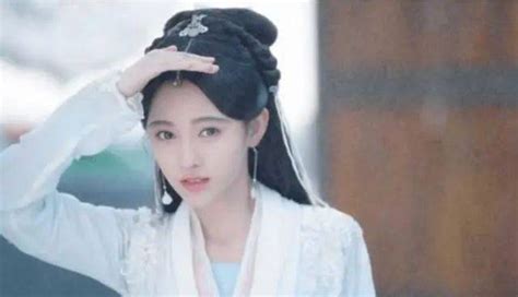 太突然了！她才是 许仙”的原定演员，却因片酬低 拒演”，网友：后悔28年林青霞