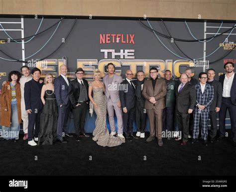 L R The Electric State Cast And Crew Woody Norman Simon Stålenhag