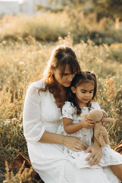 Más De 70 000 Imágenes Gratis De Madre Abrazando A Sus Hijos Y Madre