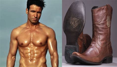 Moda Narco Actor De El Señor De Los Cielos Vende Camisas Y Botas