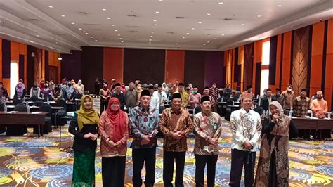 Menarik Perang Pantun Di Tengah Jamarah Kanwil Kemenag Jatim