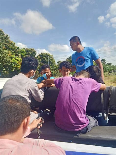 សមត្ថកិច្ចឃាត់ខ្លួនជនសង្ស័យ៤នាក់ពាក់ព័ន្ធករណីឆក់ទូរស័ព្ទនិងប្រេីប្រាស់គ្រឿងញៀន សារព័ត៌មាន នគរវត្ត