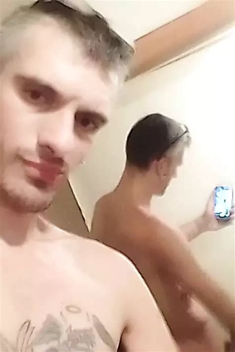 내 10인치 자지를 쓰다듬는 공중 화장실 xHamster
