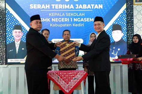 Sekolah Favorit SMKN 1 Ngasem Gelar Sertijab Kepala Sekolah Majalahbuser Com