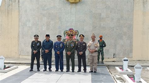 Irvien Joni Pimpin Upacara Peringatan Hari Pahlawan Tahun 2022 Di Taman