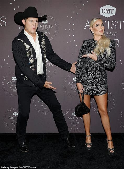 Country Star Jon Pardi Reveals His Wife Summer Is Expecting Their First