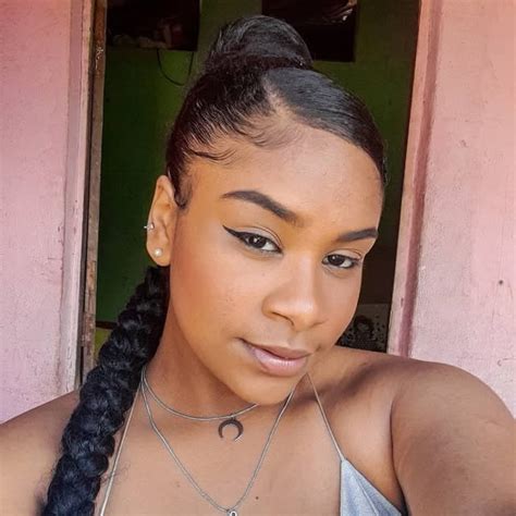 𝑽𝒂̂𝒏𝒊𝒂🫧 Vaniasantos19 • Threads Say More