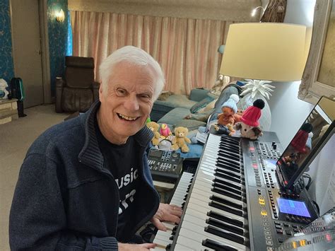 Catchy And Crafty Ian Rae And Ellie Lou Baillies Rainbow Bridge Is Magical