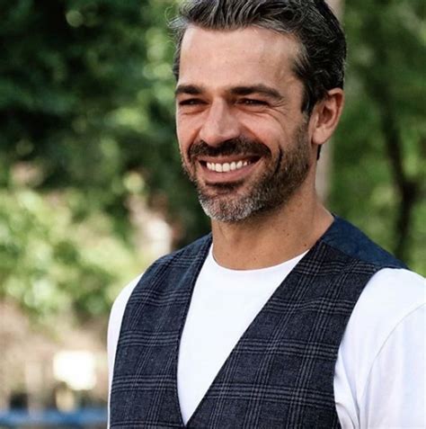Luca Argentero Luca Argentero Si Svegla Felice La Notizia è Appena Arrivata We Let You