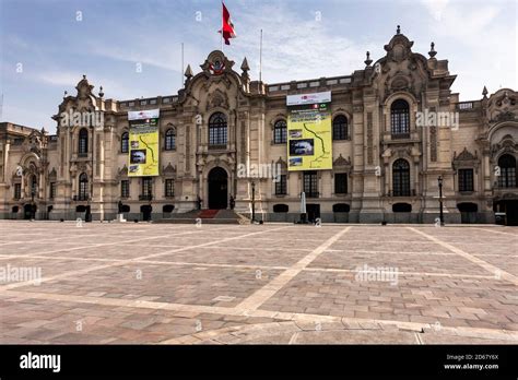 Plaza Mayor And Government Palace Plaza De Armas Plaza De Armas De