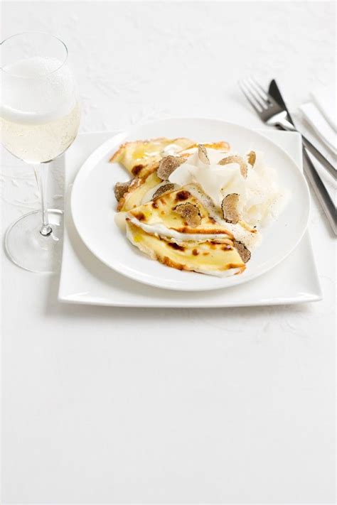 Crespelle Con Crema Di Robiola Al Tartufo Ricetta Ricette Idee