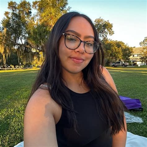 Danna Danna Lazo • Threads Say More