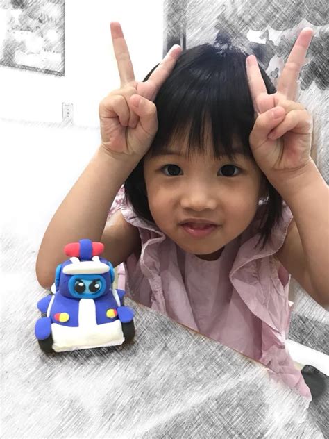 果爹果娘的歡樂果園 補一下上週美術作品 波力 果兒的最愛 回力底盤真的可以跑很遠 這次娘親幫很多