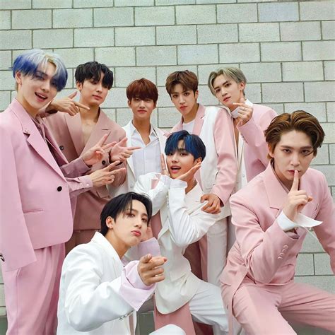 Pentagon Instagram Update Berkelas Gambar