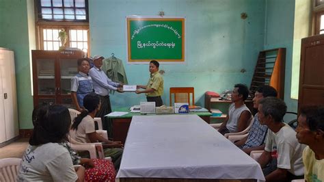 ချောက်မြို့၌ ဧရာဝတီမြစ် ရေဝင် ရောက် သော အိမ် ထောင်စုများအား ဆန်ရိက္ခာ