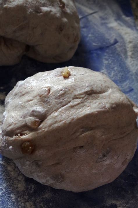 Цельнозерновой хлеб с изюмом и орехами Хлеб с изюмом Идеи для блюд