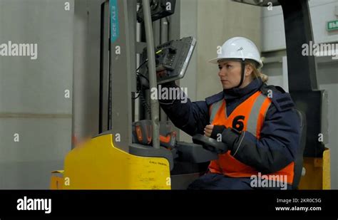 Engineer Cabin Stock Videos And Footage Hd And 4k Video Clips Alamy