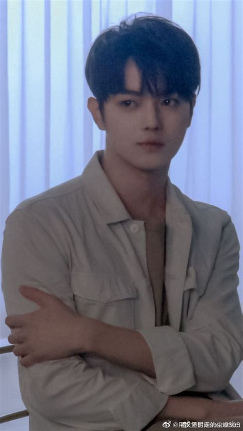 ปักพินโดย Margarete Furlan ใน Xu Kai ️