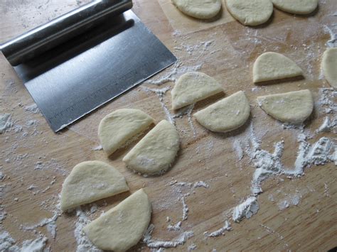 Cockroach Donuts Boston Cream 9 Steps With Pictures Instructables