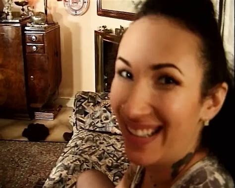 בובה צרפתית מהממת חולקת זין גדול עם כלבה שחורה וזנותית Xhamster