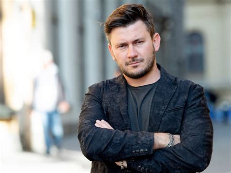 Dmitry Glukhovsky über Russland Und Putins Propaganda Chrismon