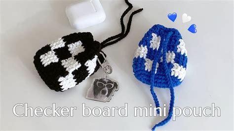 둥둥 체커보드 미니 파우치 뜨기🖤🤍체커보드 팁까지 코바늘로 만드는 에어팟and버즈 케이스｜how To Knitandcrochet Airpods Case Mini Pouch