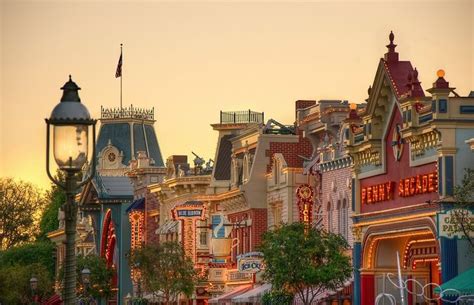 Main Street Usa Disneyland Main Street Disneyland Disney Theme Parks