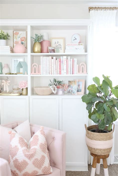 Spring Styled Bookcase With Pastel Accents