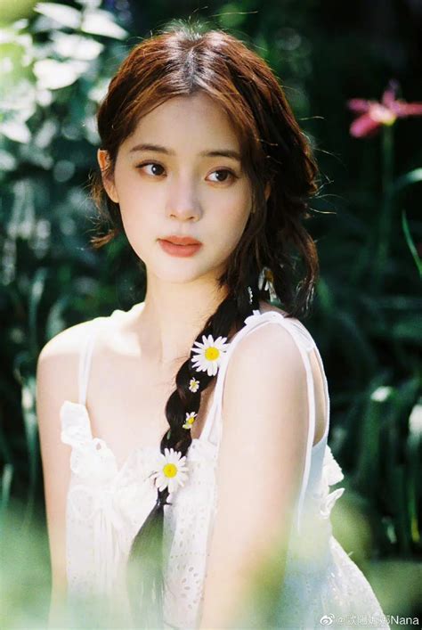 Ouyang Nanas White Suspender Dress With Twist Braids Looks As