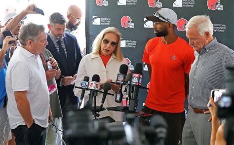 Jimmy And Dee Haslam Approved As Milwaukee Bucks