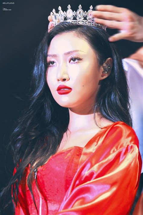 Hwasa Mamamoo 180818 19 4season Ss Concert Mamamoo Kpop Feminino Hwasa