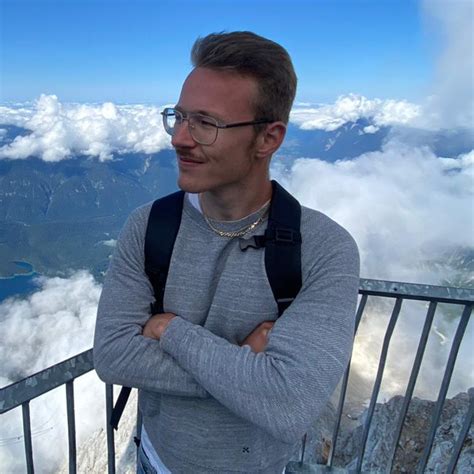 Niklas Wolf Postbote Deutsche Post And Dhl Xing