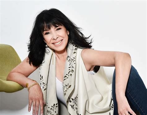 גלי עטרי החיקוי מצחיק אותי מאוד