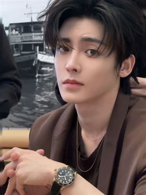 ปักพินโดย Yuliya Yotova ใน Hou Minghao นักแสดง จีน คนน่ารัก