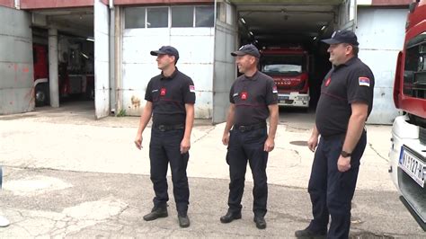 Vatrogasci Su Heroji I Kada Ne Gori Njih Građani Pozivaju Za Rešavanje