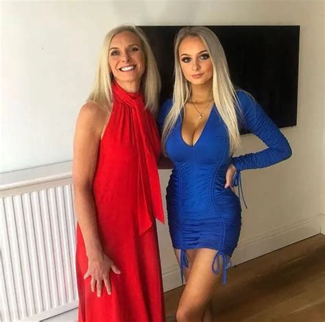 Mother And Daughter Scrolller