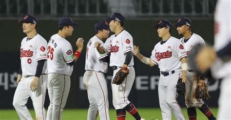 승리 거둔 거인 군단