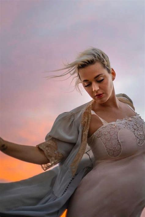 Pregnant Katy Perry Daisies Music Video Promos Hawtcelebs