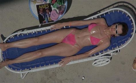 Top 10 Hottest 80s Bikini Babes
