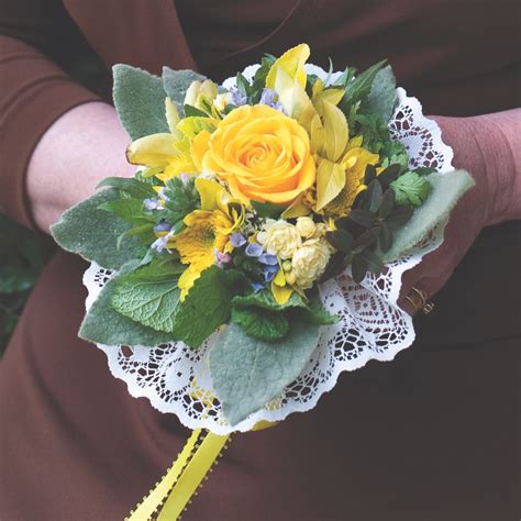 How To Make A Tussie Mussie Bouquet Flower Magazine