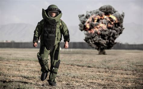680 Improvised Explosive Device ภาพถ่ายสต็อก รูปภาพ และภาพปลอดค่าลิขสิทธิ์ Istock