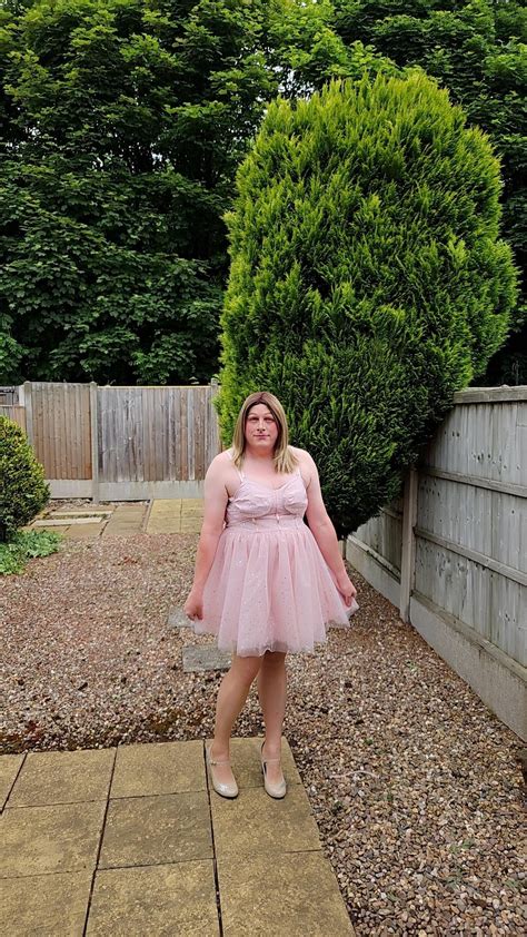 Hi New Dress And Feel So Girly Any Young Girls From Uk Looking For