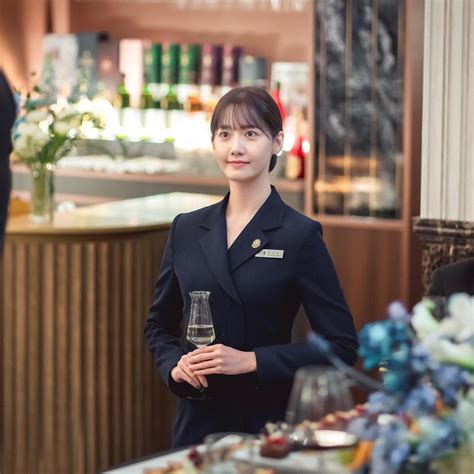 Lee Junho Only Has Eyes For Yoona During His Luxurious Party In King